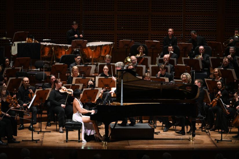 Review: Yuja Wang tackles a massive new piano concerto without breaking ...