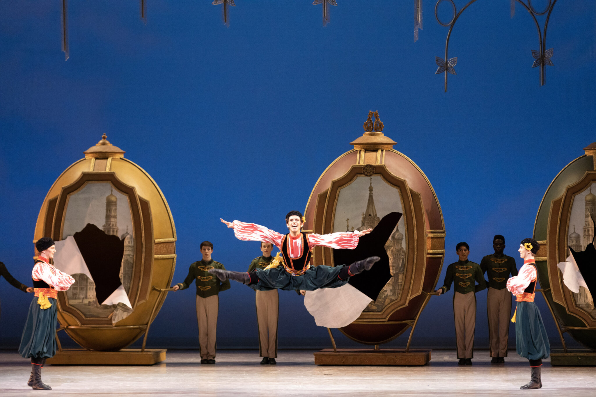 Review: S.F. Ballet's 'Nutcracker' introduces new stars to its classic tale | Datebook