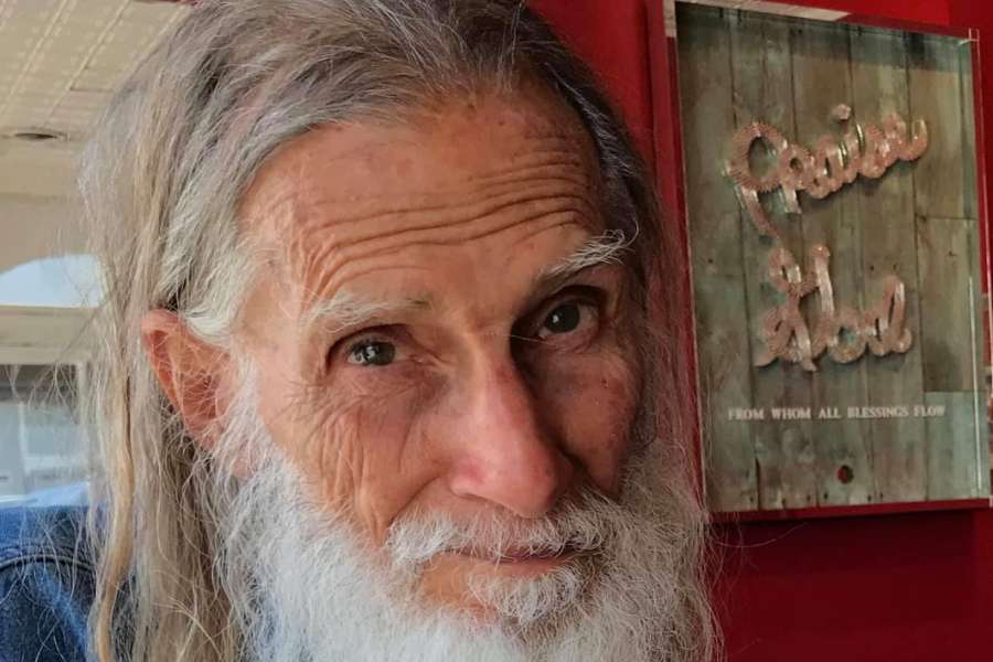 Laura Fain's Instagram, Twitter & Facebook on IDCrawl