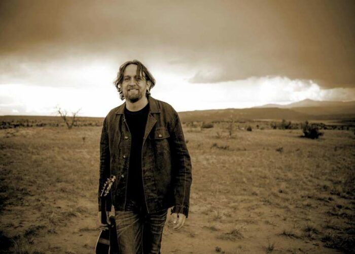 Texas singer Hayes Carll revisits some old friends with new album ...