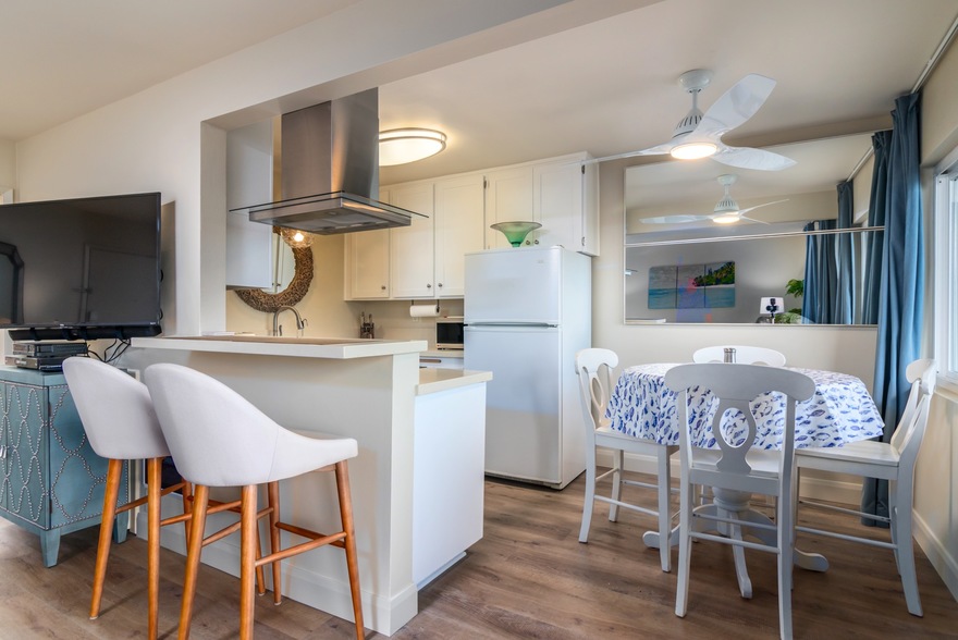 Beachfront Condo Rentals Santa Barbara Condo 202 - Carpinteria Shores ...