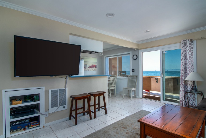 Beachfront Condo Rentals Santa Barbara Condo 209 - Carpinteria Shores ...