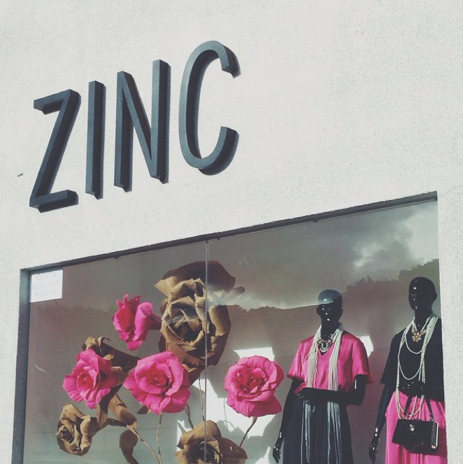 Brazilian Store Window Display - With Giant Paper Roses | Skillshare ...