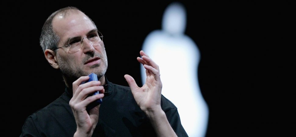 Steve Jobs Knew How to Write an Email. Here's How He Did It