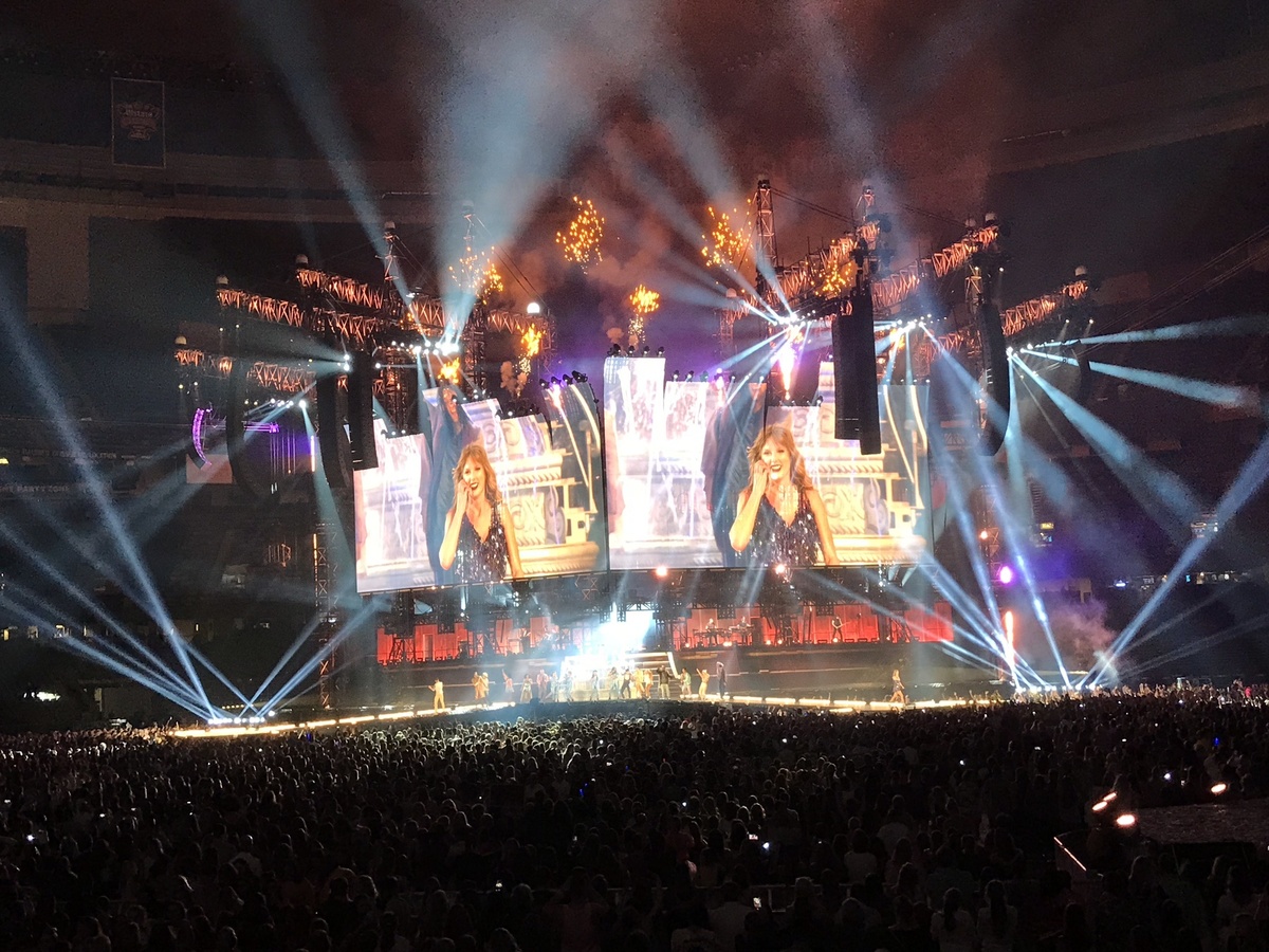 The Concert History of Mercedes-Benz Superdome New Orleans, Louisiana ...