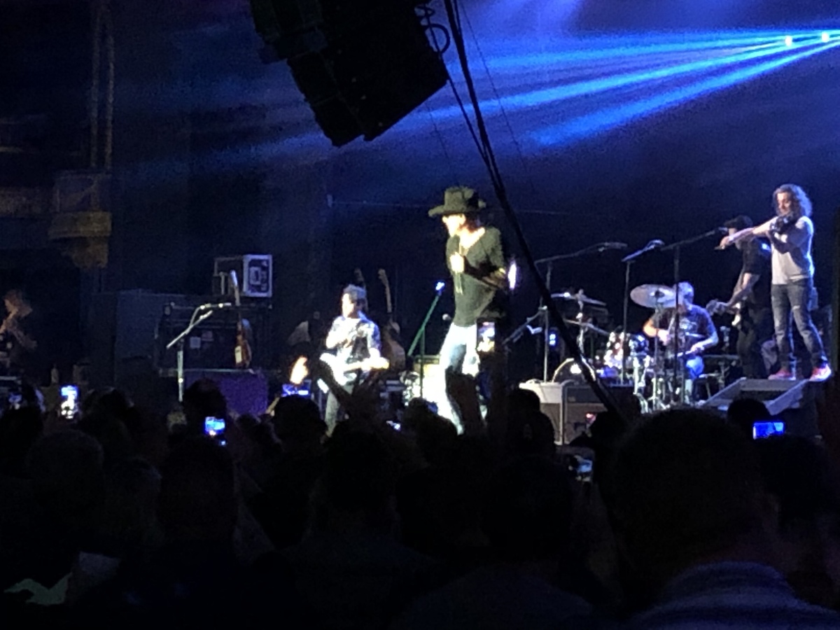 The Concert History of The Rave/Eagles Club Milwaukee, Wisconsin ...