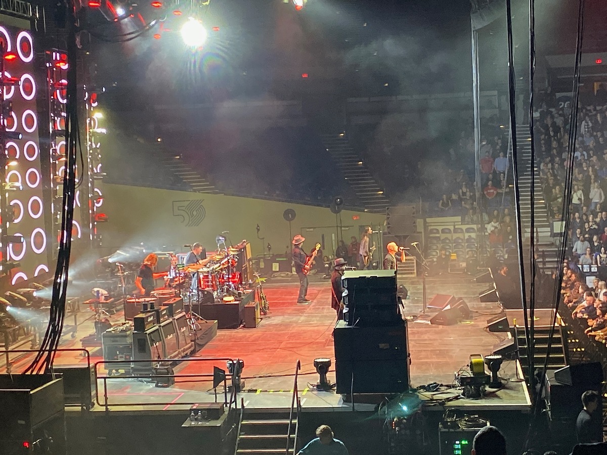 The Concert History of Veterans Memorial Coliseum Portland, OR ...