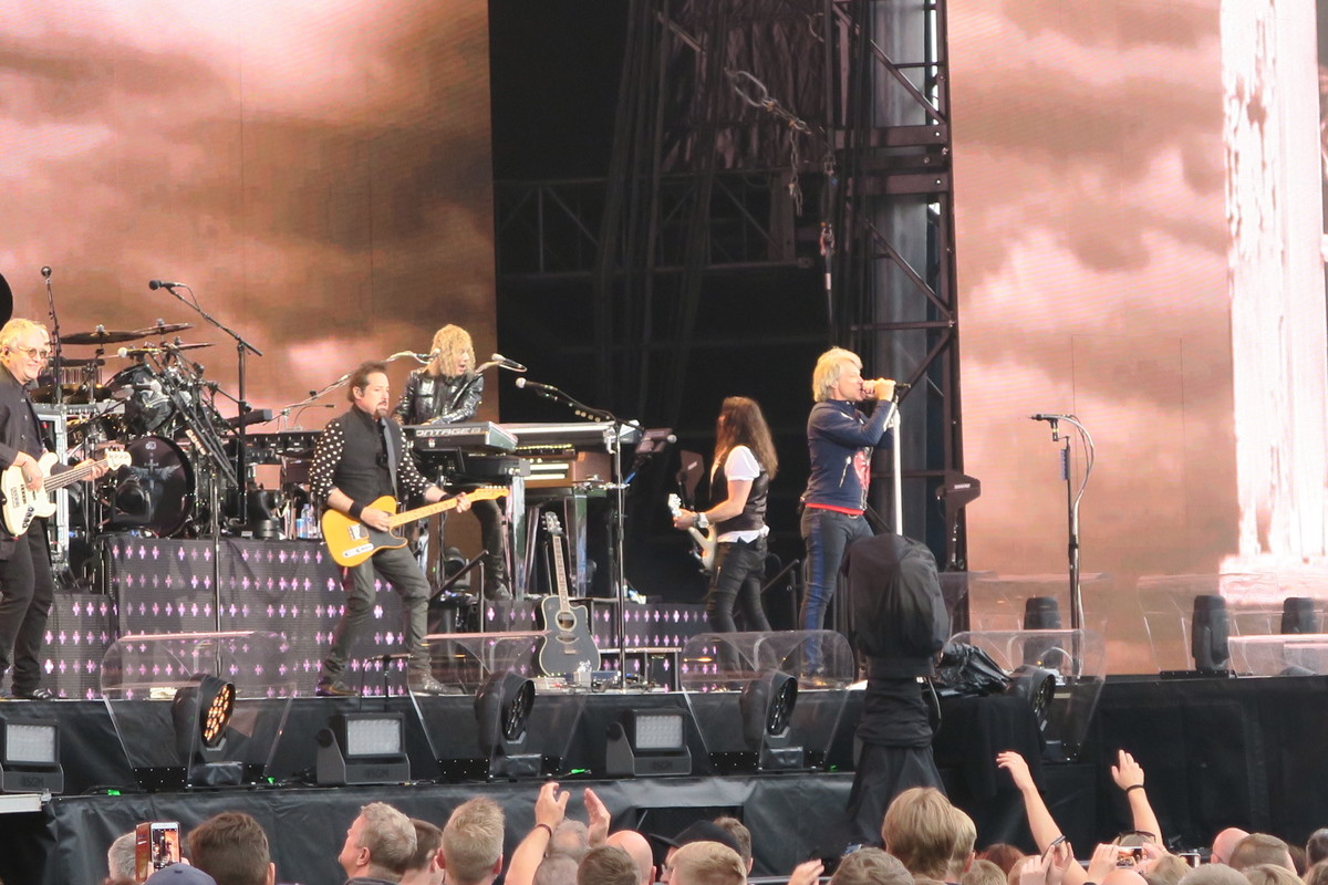 Bon Jovi's Concert & Tour History | Concert Archives