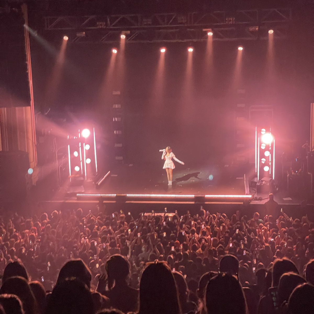 Madison Beer Concert & Tour History (Updated for 2022) | Concert Archives