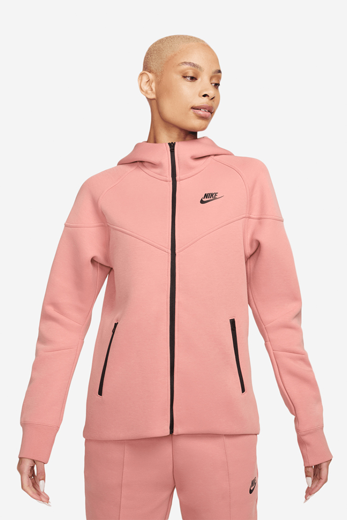 NIKE’S STARDUST COLORWAY: A COSMIC SNEAKER EXPERIENCE | SNIPES USA