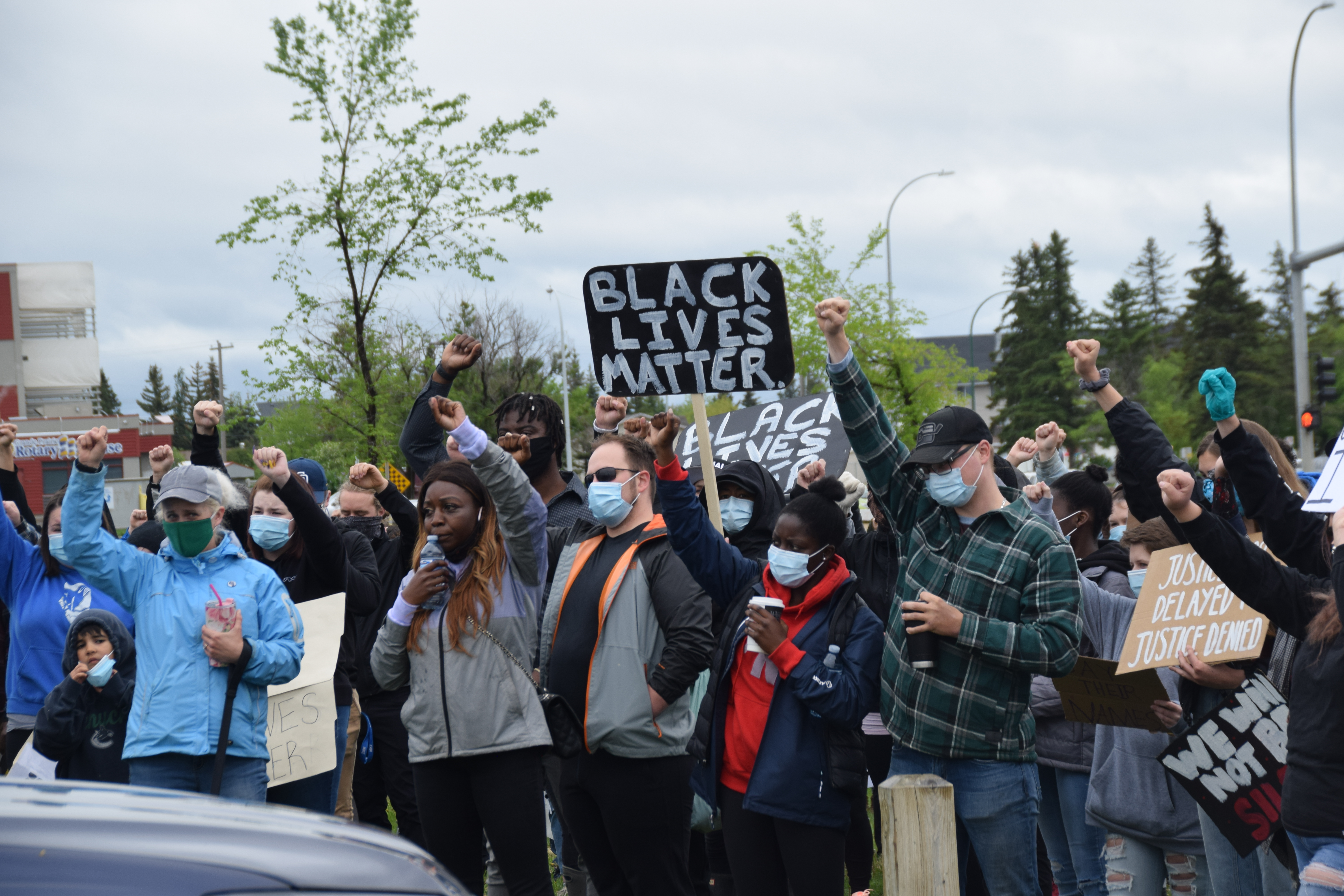 Black Lives Matter protest draws in massive crowd of supporters ...