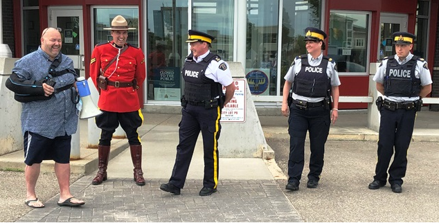 Red Deerians show support for RCMP | rdnewsnow.com
