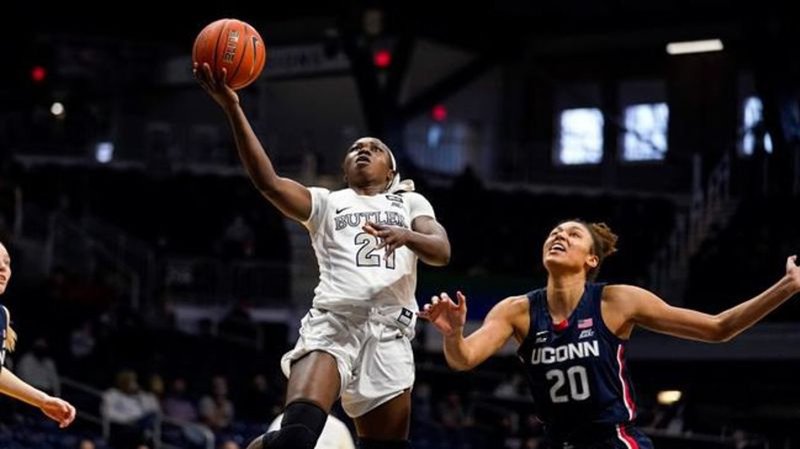 Canadian Aaliyah Edwards scores 24, leads no. 1 UConn over Butler | paNOW