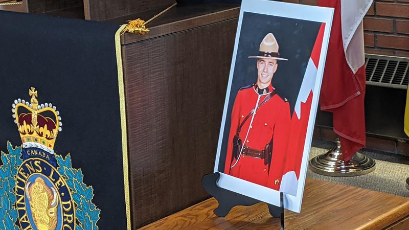 People salute fallen Mountie by wearing red | meadowlakeNOW