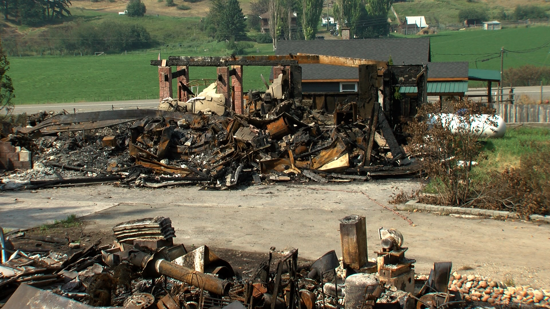 ‘It’s a miracle’: Monte Lake man describes seeing home still standing ...