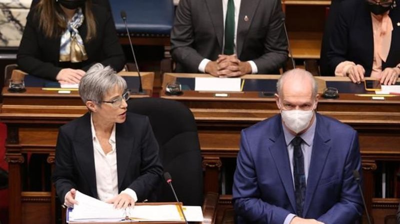 British Columbia cabinet ministers in line for 10 per cent pay hike ...