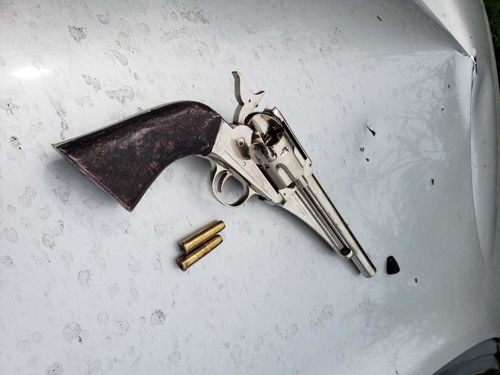 Fake gun used in barn break-in draws real response from Nanaimo RCMP ...