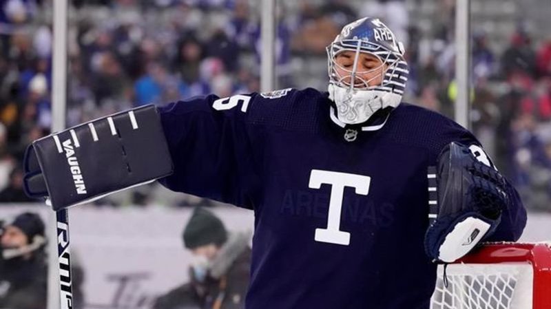 Maple Leafs trade Mrazek to Blackhawks in salary dump | paNOW