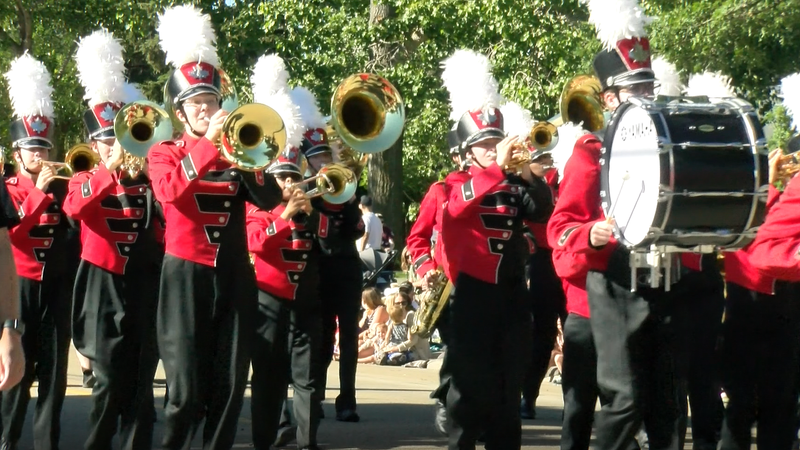WATCH: Westerner Days Parade attracts thousands | rdnewsnow.com