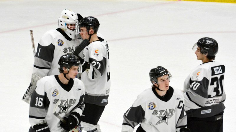 Stars top Hounds 5-2 in Wilcox to win fourth straight | battlefordsNOW