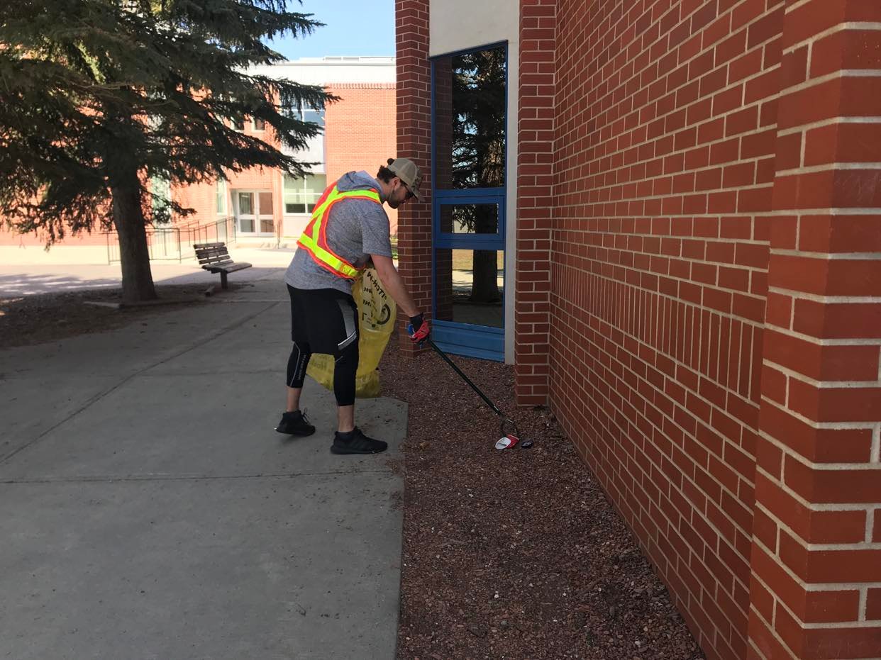 Red Deer city council roll up sleeves for Green Deer campaign ...