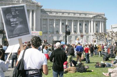 রাইয়েলবাদ (Raëlism): ভিন গ্রহের প্রাণিতে বিশ্বাসী যৌন-নির্ভর বৈজ্ঞানিক ...