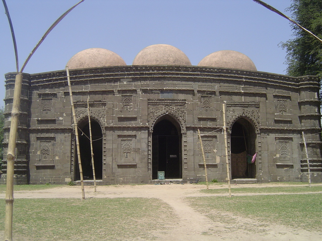 Do you know about Kusumba Mosque? Which was built in 1558-59 AD by ...