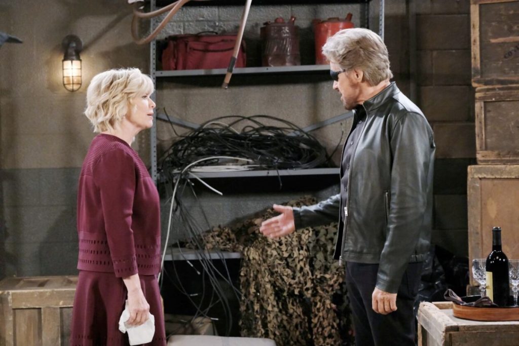 Days of Our Lives Spoilers: Kayla Makes An Attempt To Get Though Steve ...
