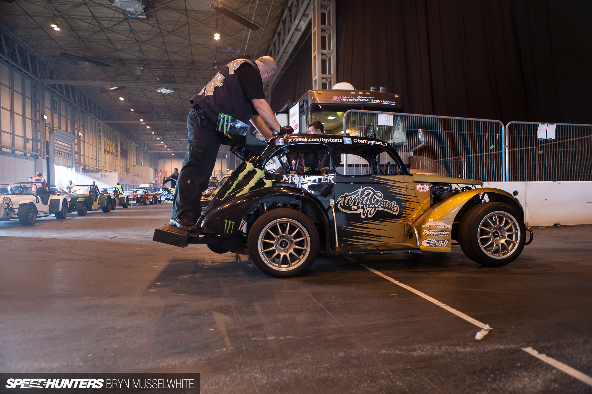 Terry Grant Autosport Wheelie-2 - Speedhunters
