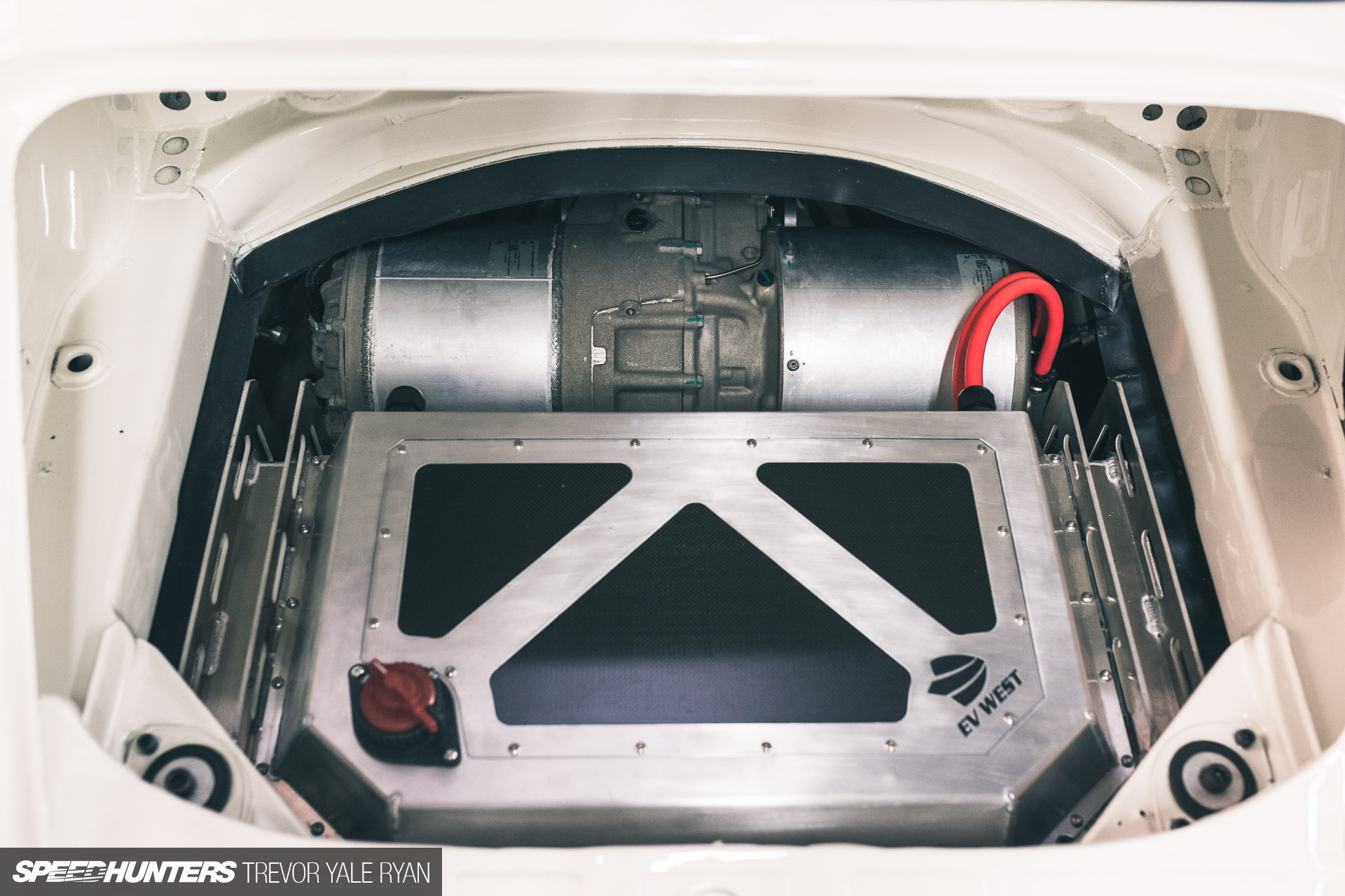 2018-SH_STREETFIGHTER-LA-TESLA-E-RWB_Trevor-Ryan-020_4068 - Speedhunters