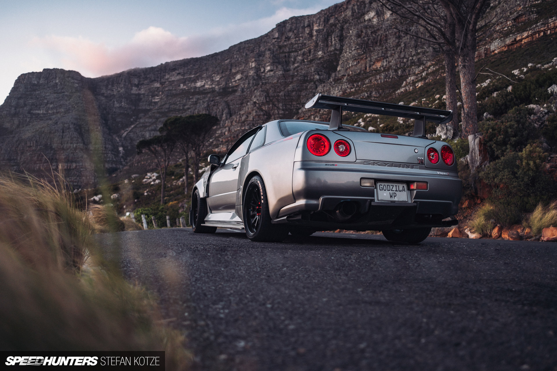 Wide & Wicked: An 800hp R34 Skyline GT-R - Speedhunters