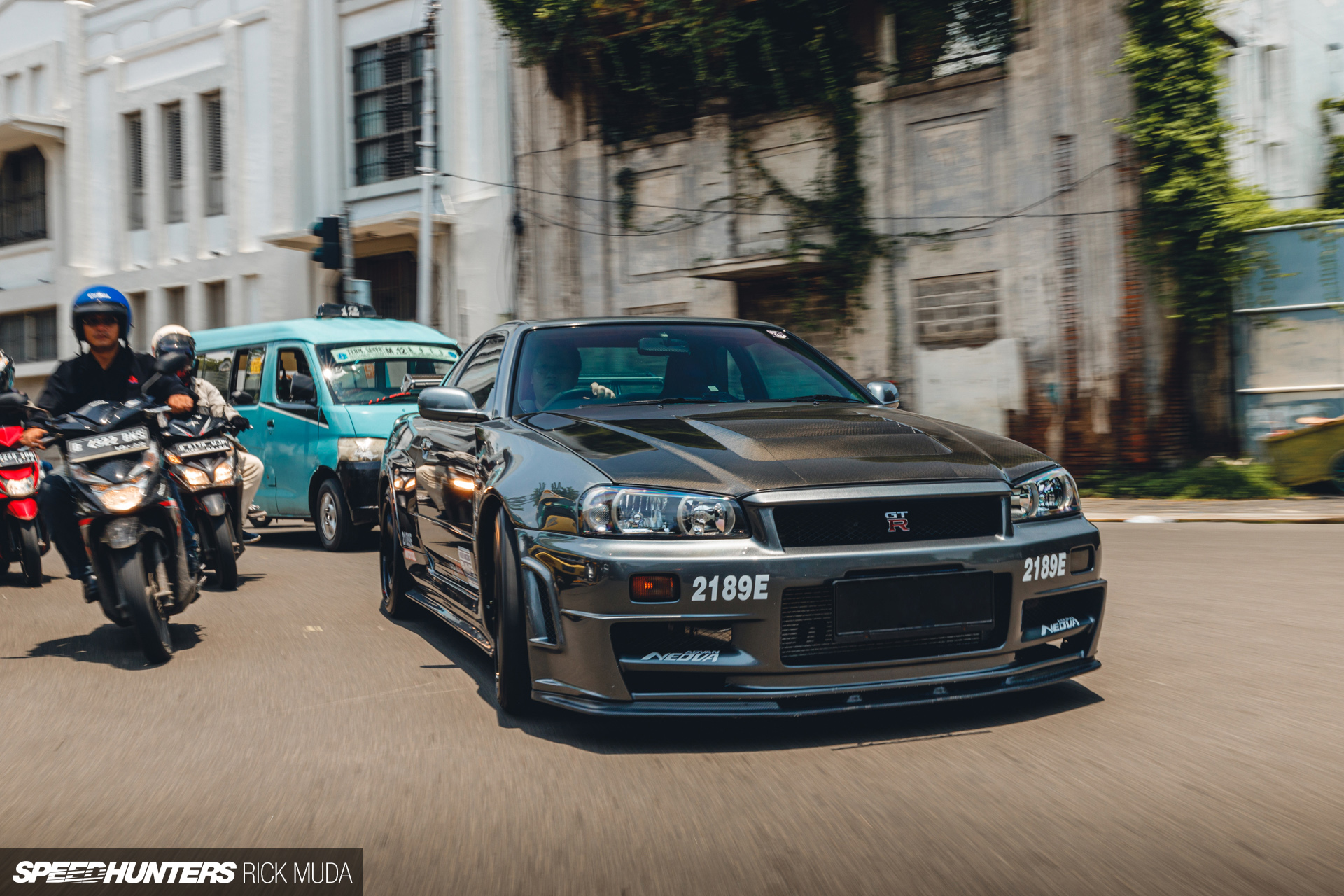 This Nismo CRS R34 GT-R Is No Garage Queen - Speedhunters