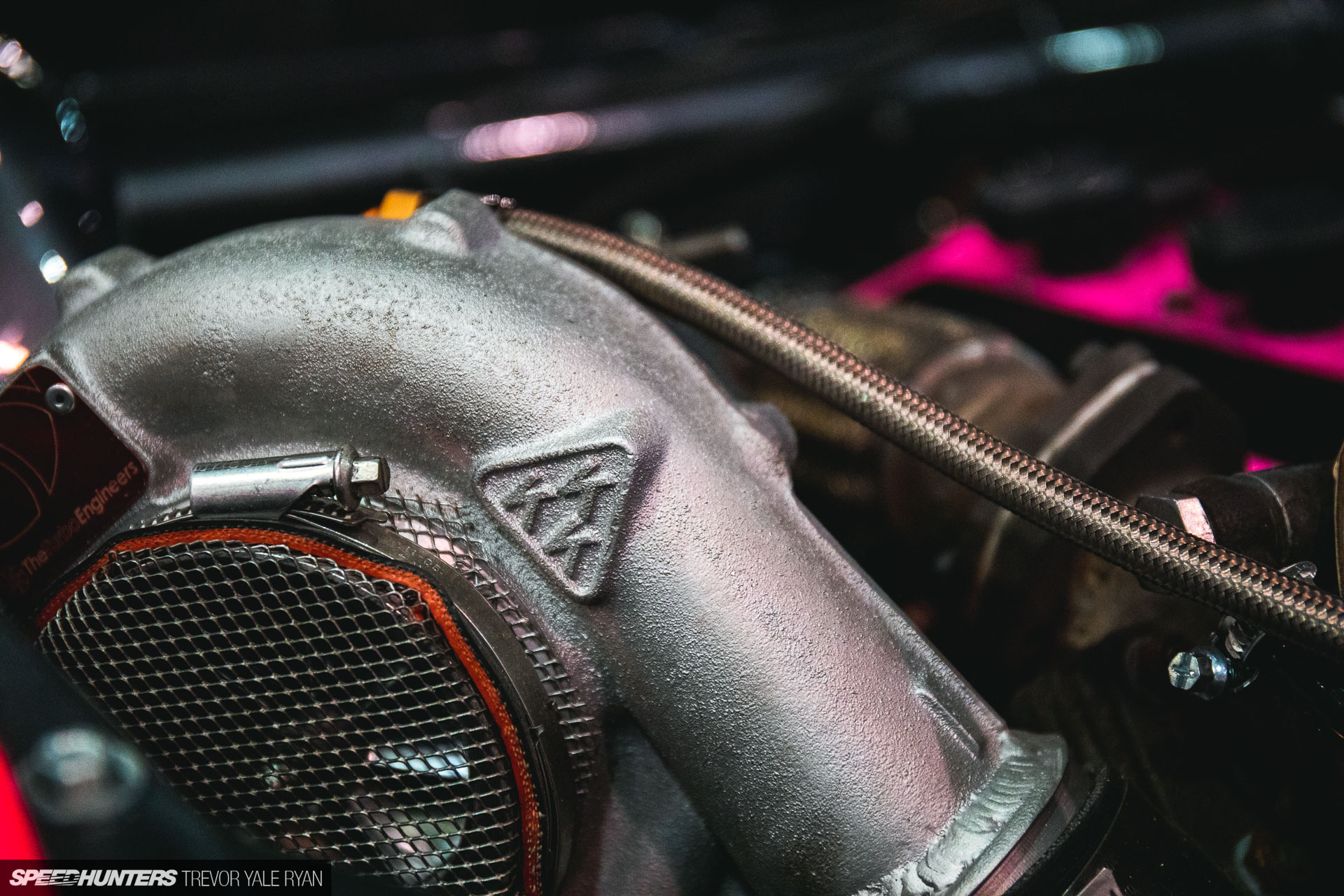 Two Ways To Build A Carbon-Bodied Car - Speedhunters