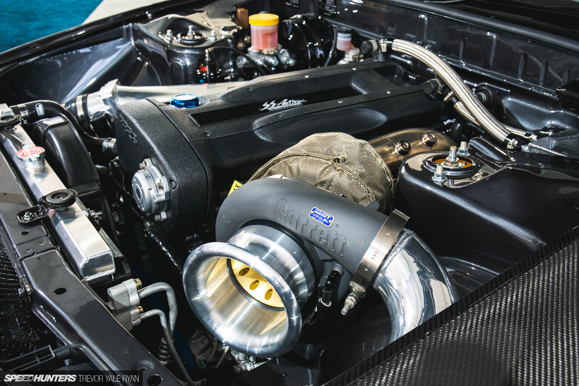 Two Ways To Build A Carbon-Bodied Car - Speedhunters