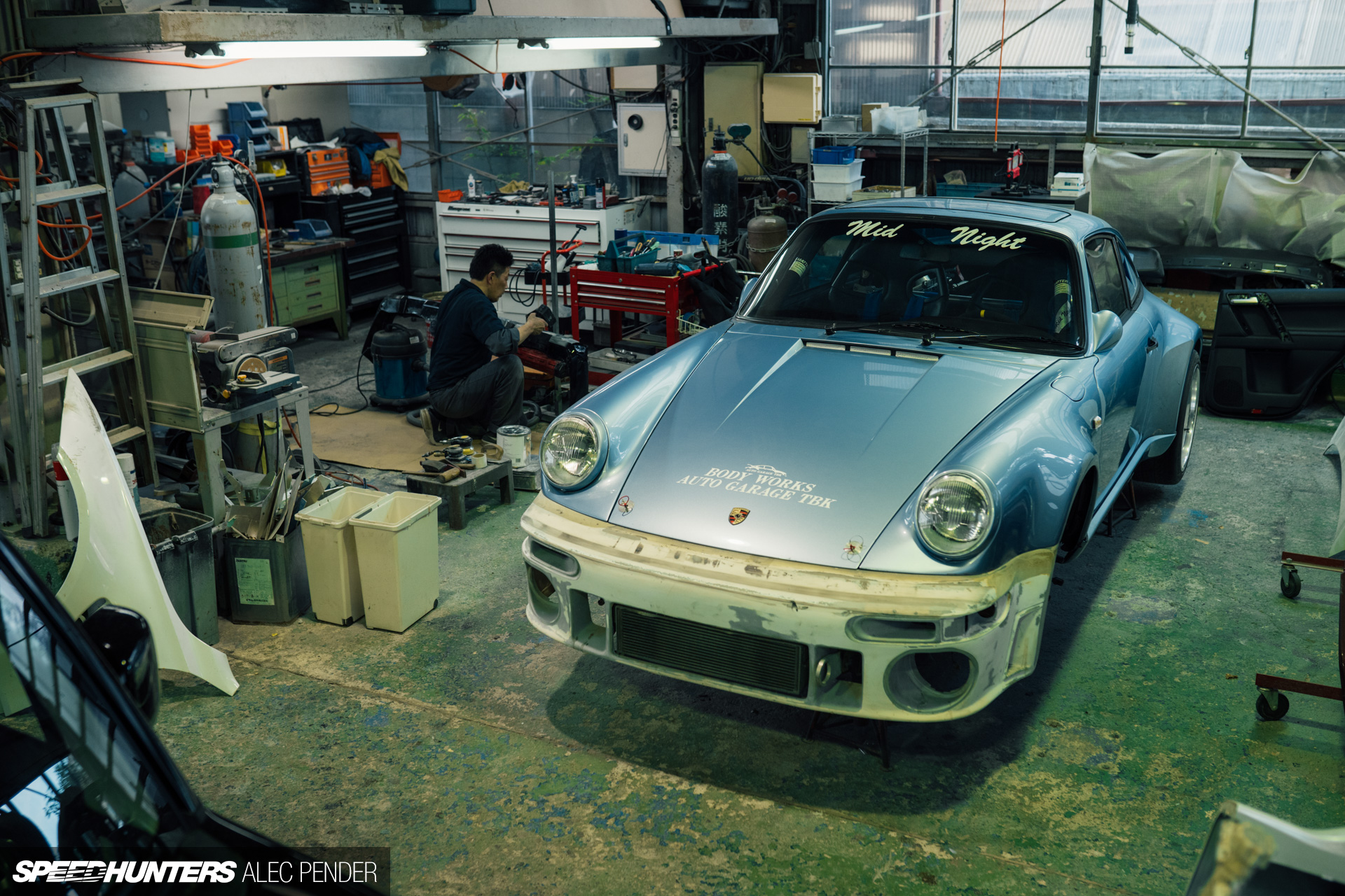 Auto Garage TBK: The Mid Night Club Porsche Factory - Speedhunters