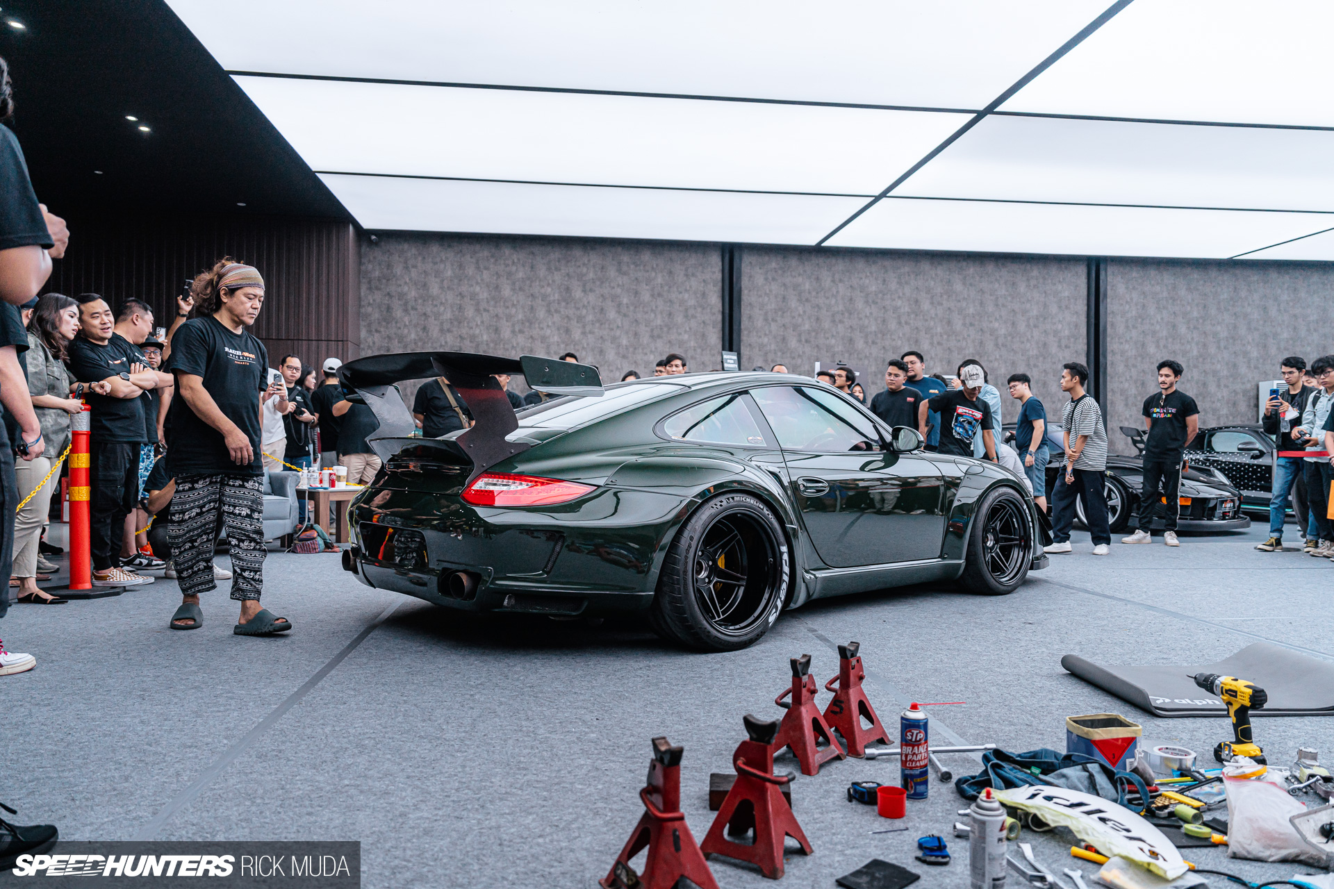 The RAUH-Welt Begriff Experience: Building RWB Tsubasa - Speedhunters