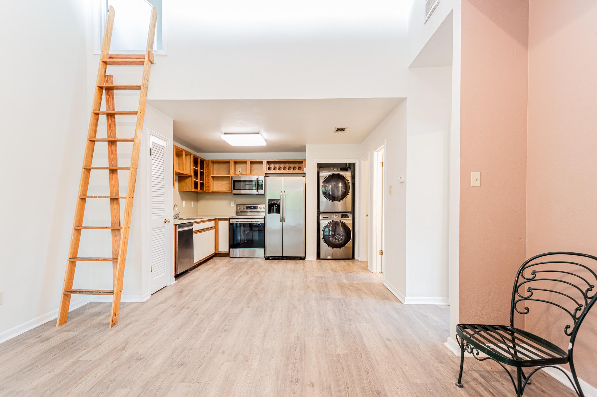 1711 Enfield Rd 201, Austin, TX 78703 | Sunroom Rentals