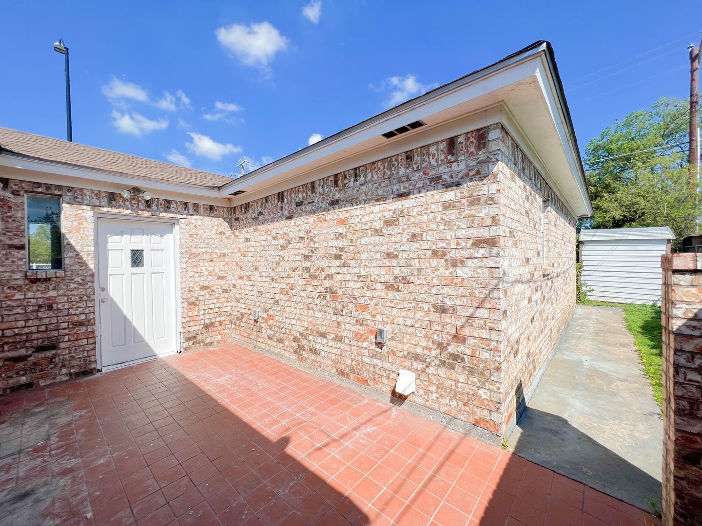 5636 Helmick Ave, Fort Worth, TX 76107 | Sunroom Rentals