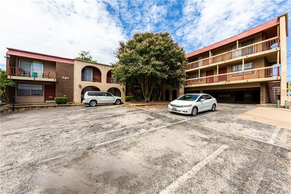 701 W North Loop BLVD 107, Austin, TX 78751 | Sunroom Rentals