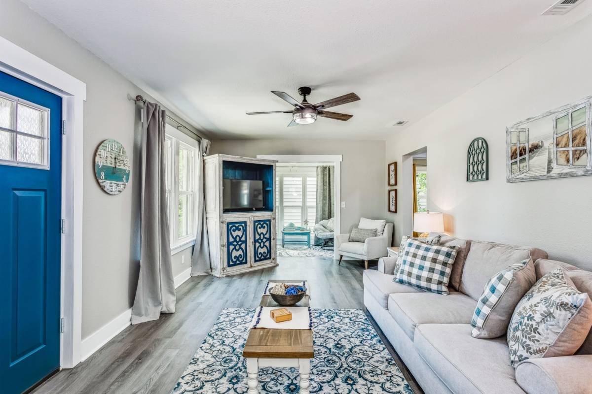 Pensacola Vacation Rental | Uncle Joe's Bungalow | Home Rental on iTrip.net