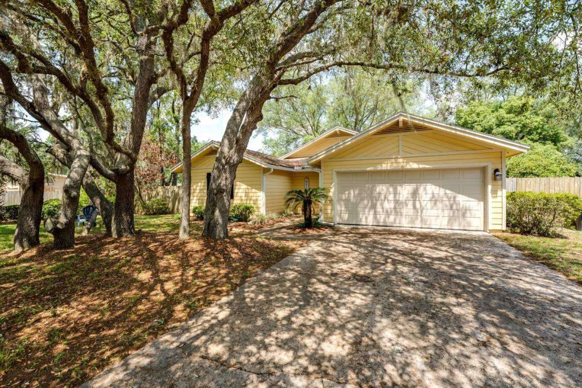 Middleburg Vacation Rental | Sunny Home in a Quiet Neighborhood |Fenced ...