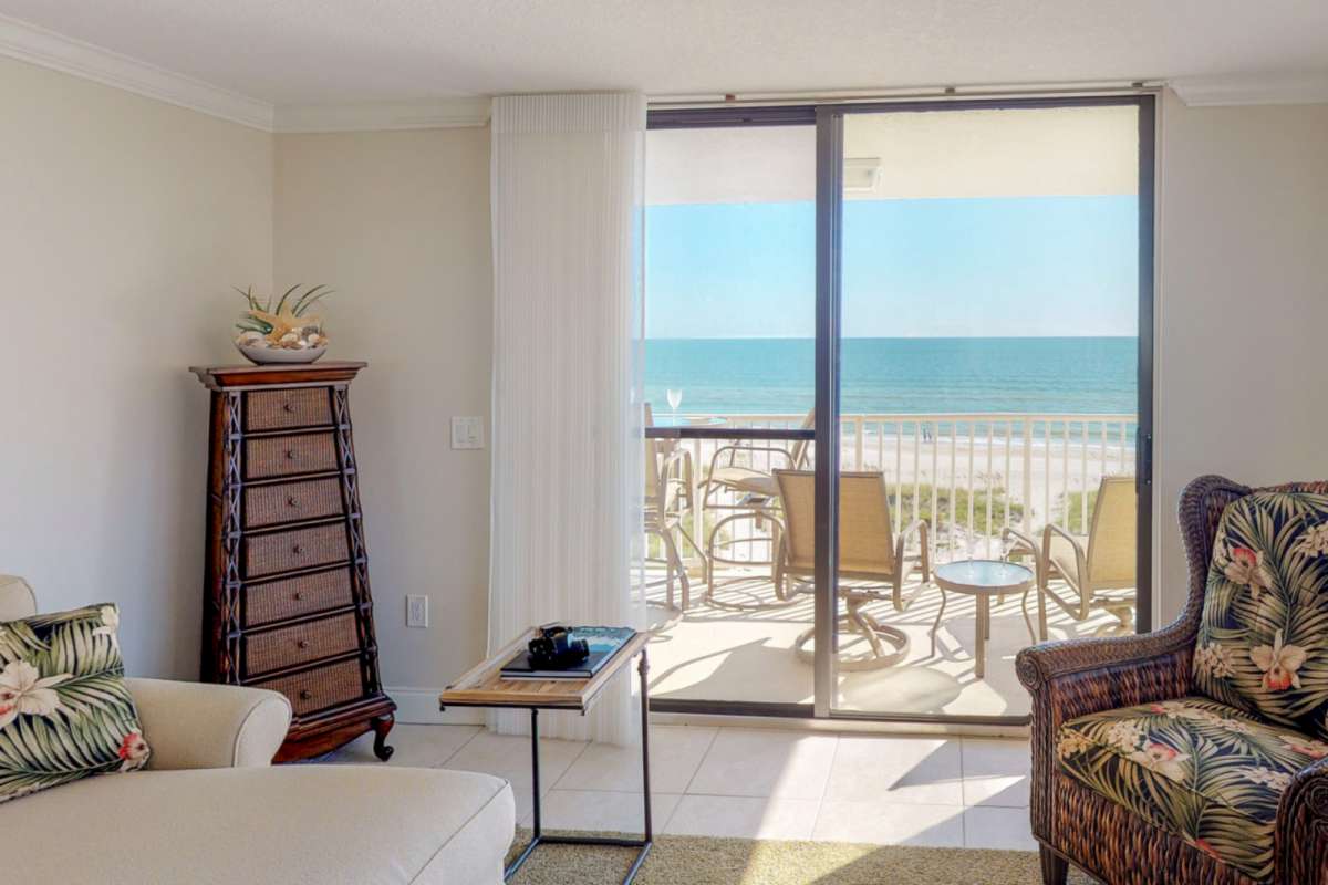 Madeira Beach Vacation Rental | Simply Stunning! Upgraded Beachfront ...