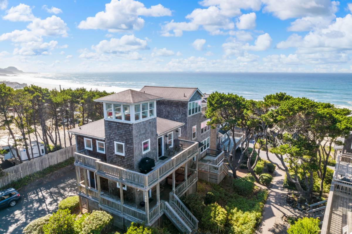 Depoe Bay Vacation Rental | Wonderful Coastal Retreat, Open Layout ...