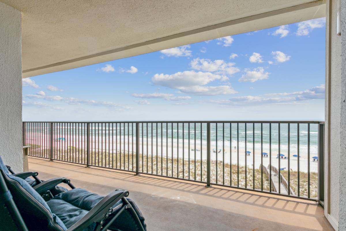 Navarre Vacation Rental | Emerald Surf 404 | Condo Rental on iTrip.net