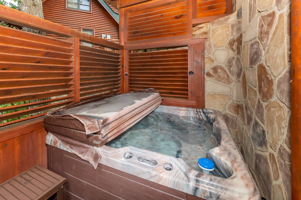 Pigeon Forge Vacation Rental | Hot Tub-Pool Table-Arcade-Jacuzzi-WiFi ...