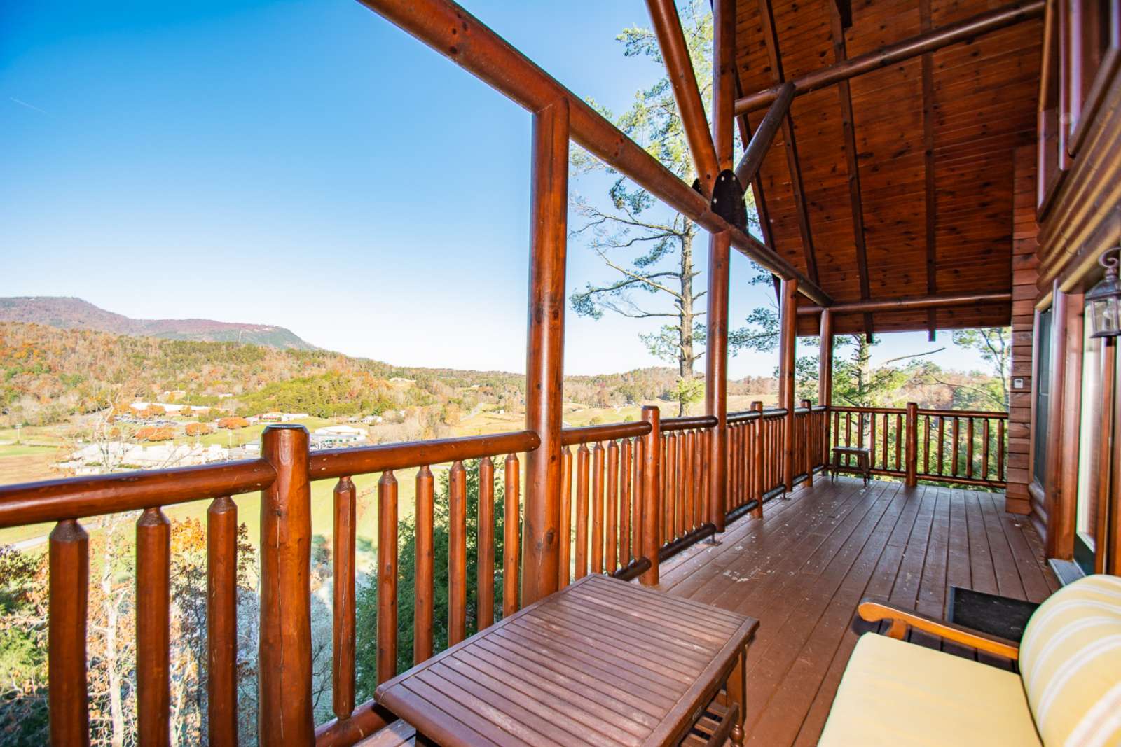 Pigeon Forge Vacation Rental | 4BR Cabin- Views, Hot Tub, Pool Table ...