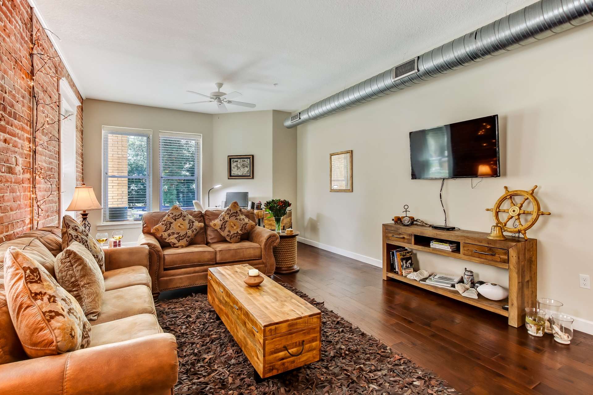 Jbh 115 W 2nd Apt 2 - Jacksonville, FL