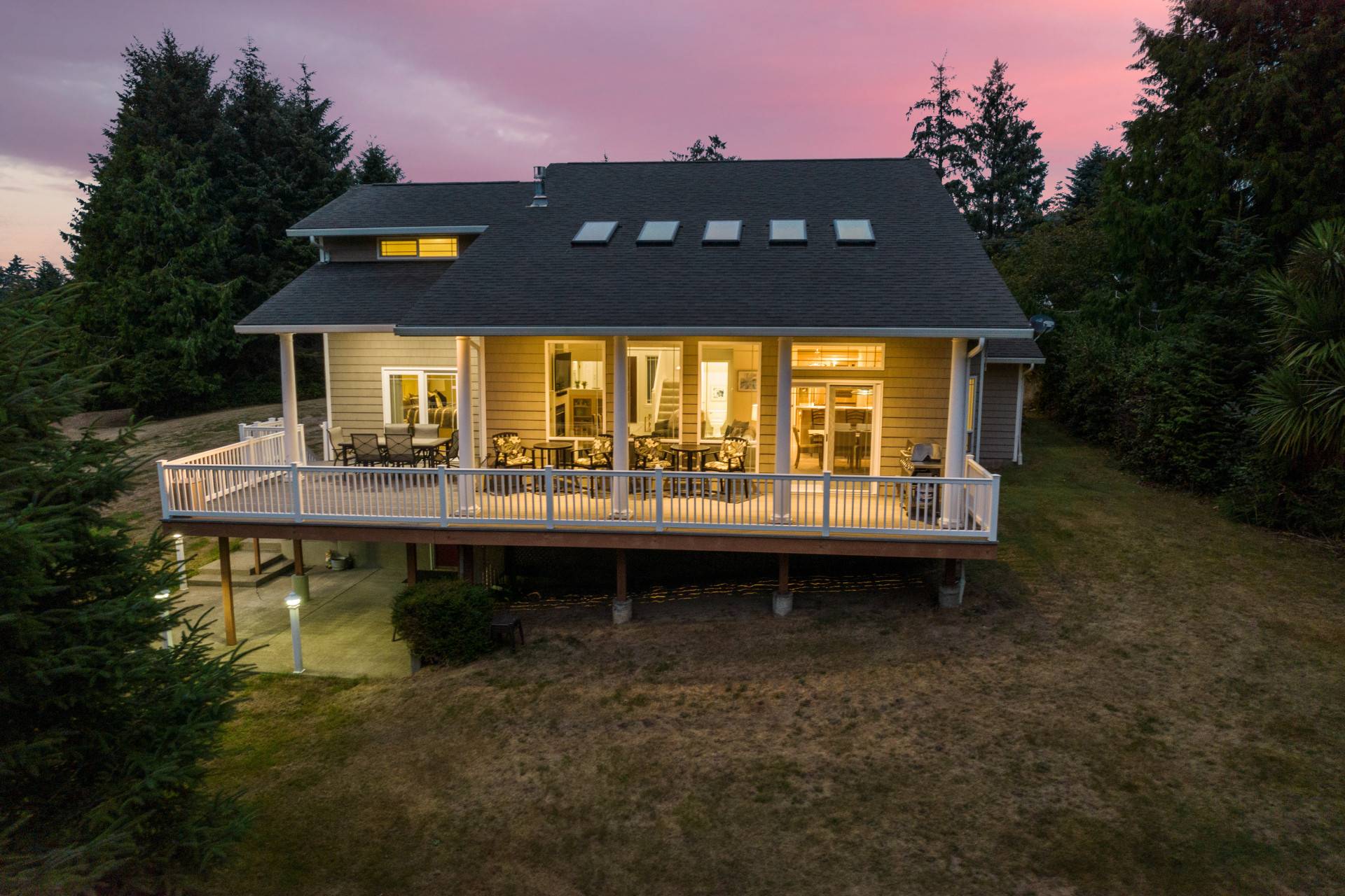 Tranquil By The Pond - Rockaway Beach, OR
