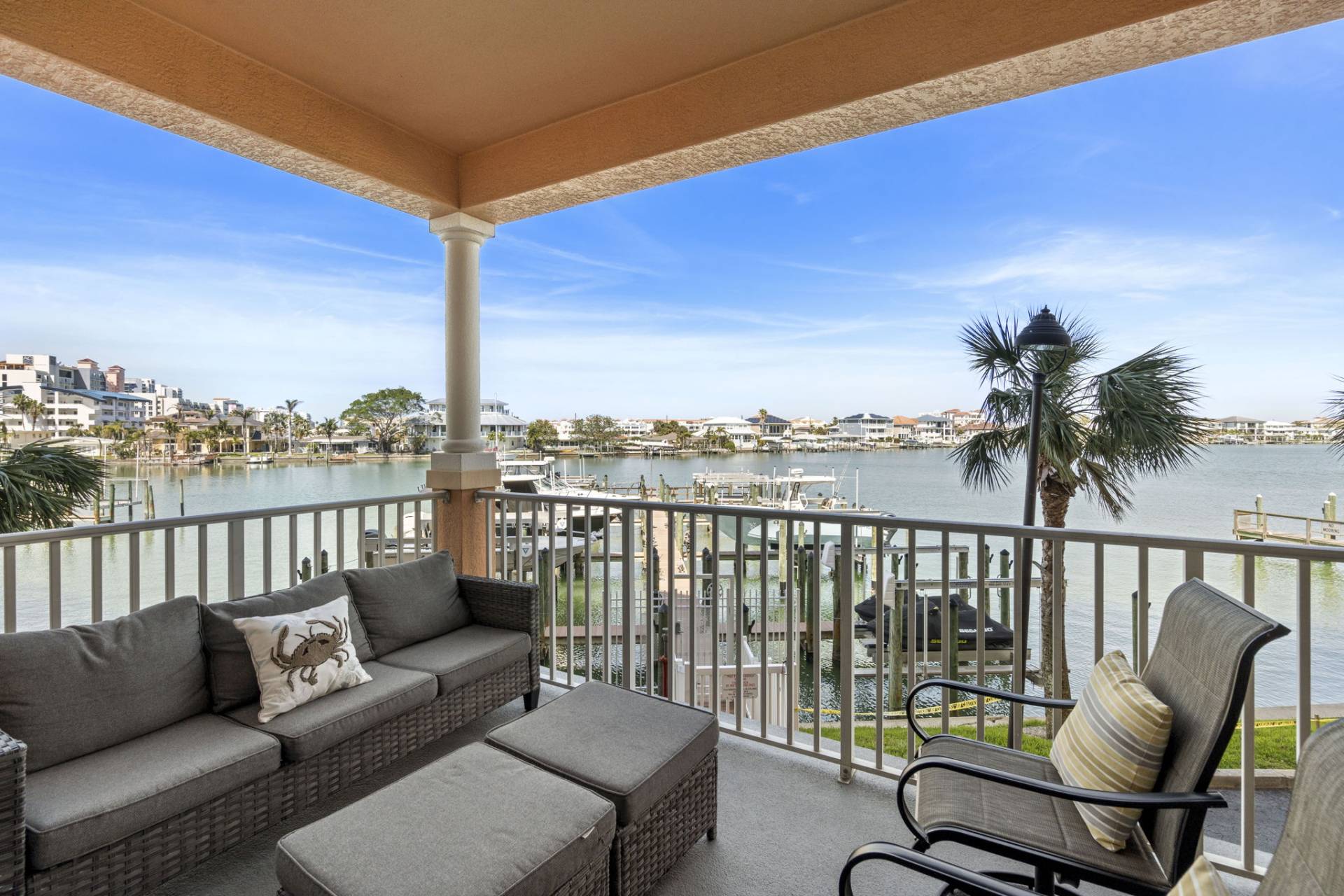 Waterfront Balcony, Close To Beach And Pier 60, Pool, Hot Tub, Free Parking ~ - Clearwater Beach, FL