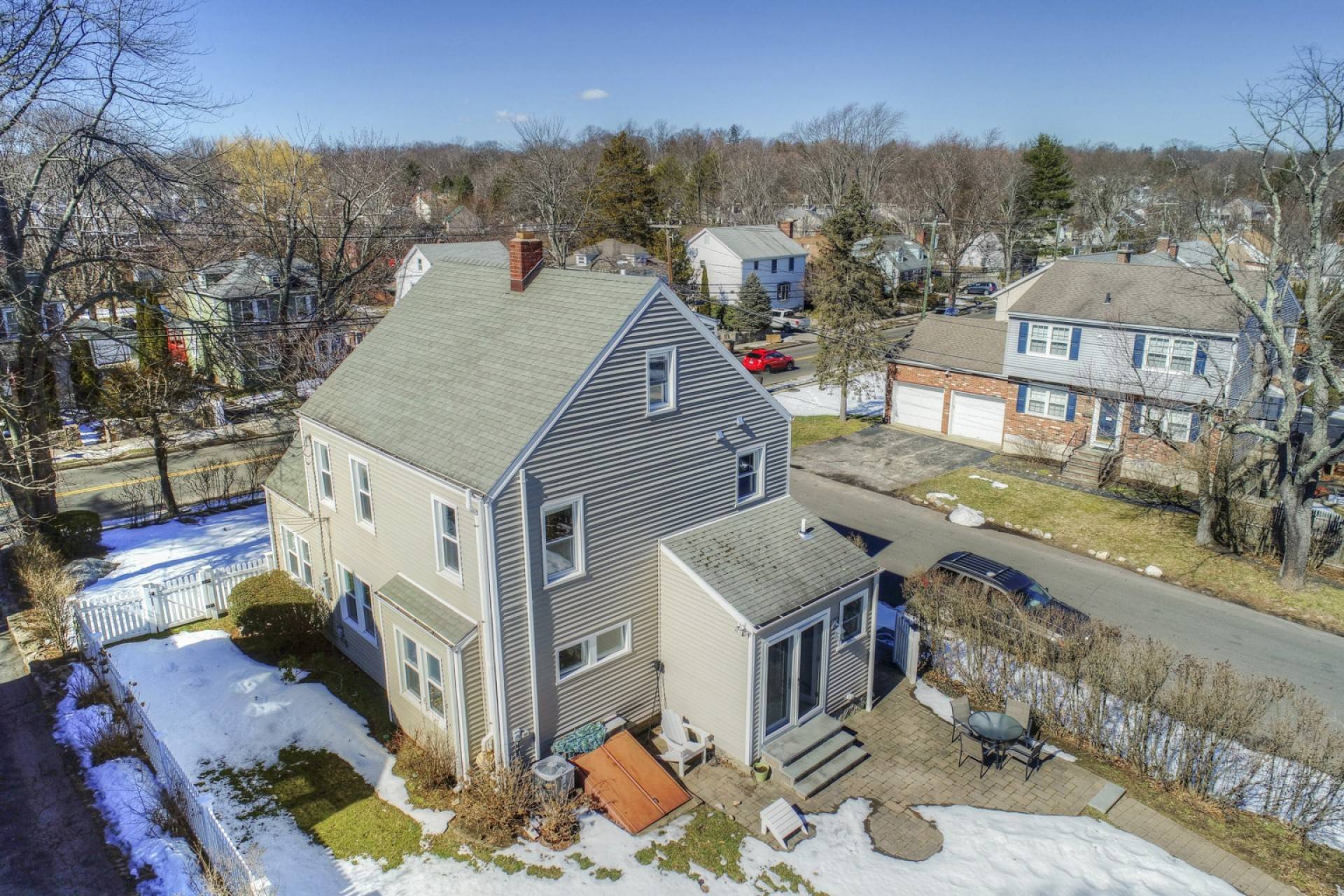 Charming Colonial Home With Outdoor Space - Inviting Getaway - Stamford, CT